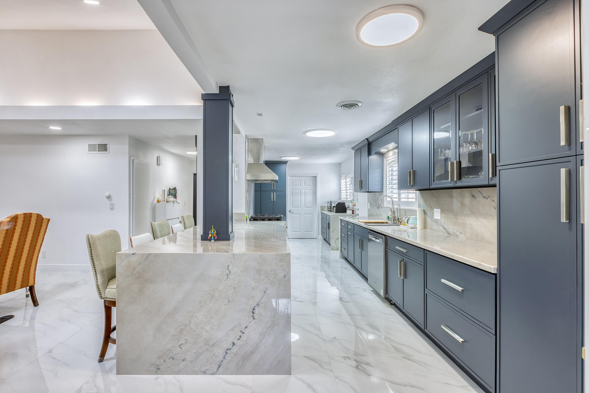 Aaron's Kitchen - 405 Cabinets & Stone